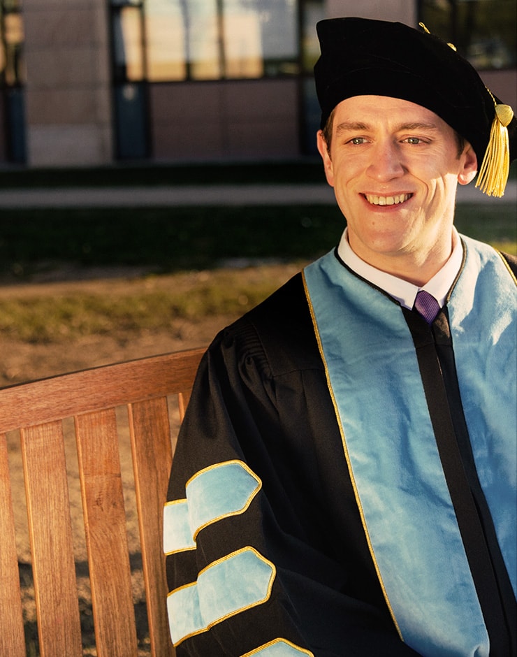 Faculty Staff – Graduation World