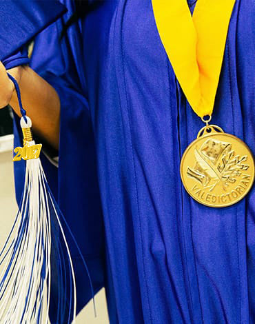Accessories | ( Shop by graduation type > High School ) – Graduation World